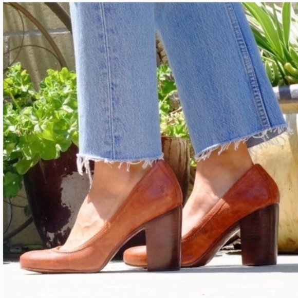 Frye | Shoes | Frye Carson Brown Cognac Round Toe Block Heel Leather ...